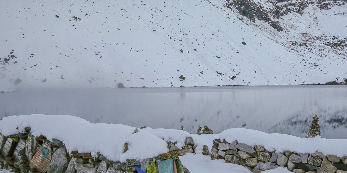 Walk around Gokyo 3rd Lake - Gokyo Resort